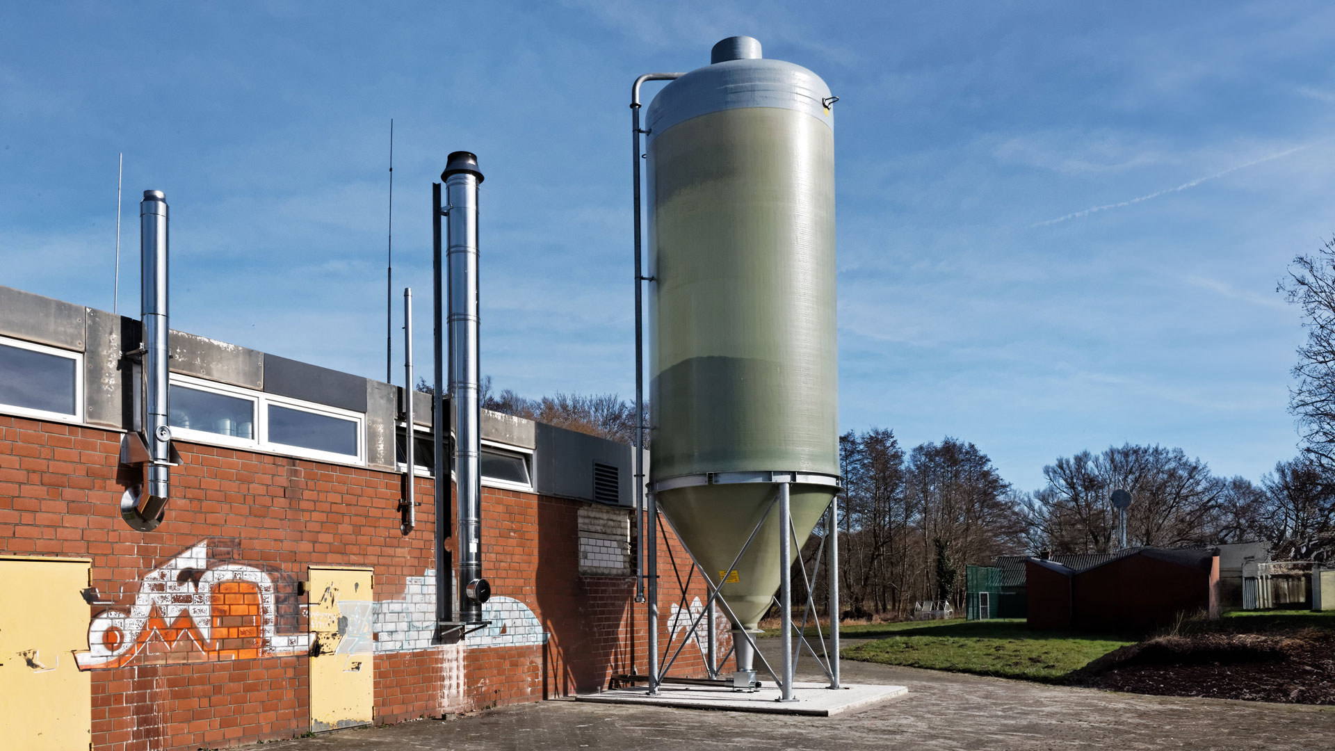 Modern wood chip heaters – function and advantages in comparison | dp ...