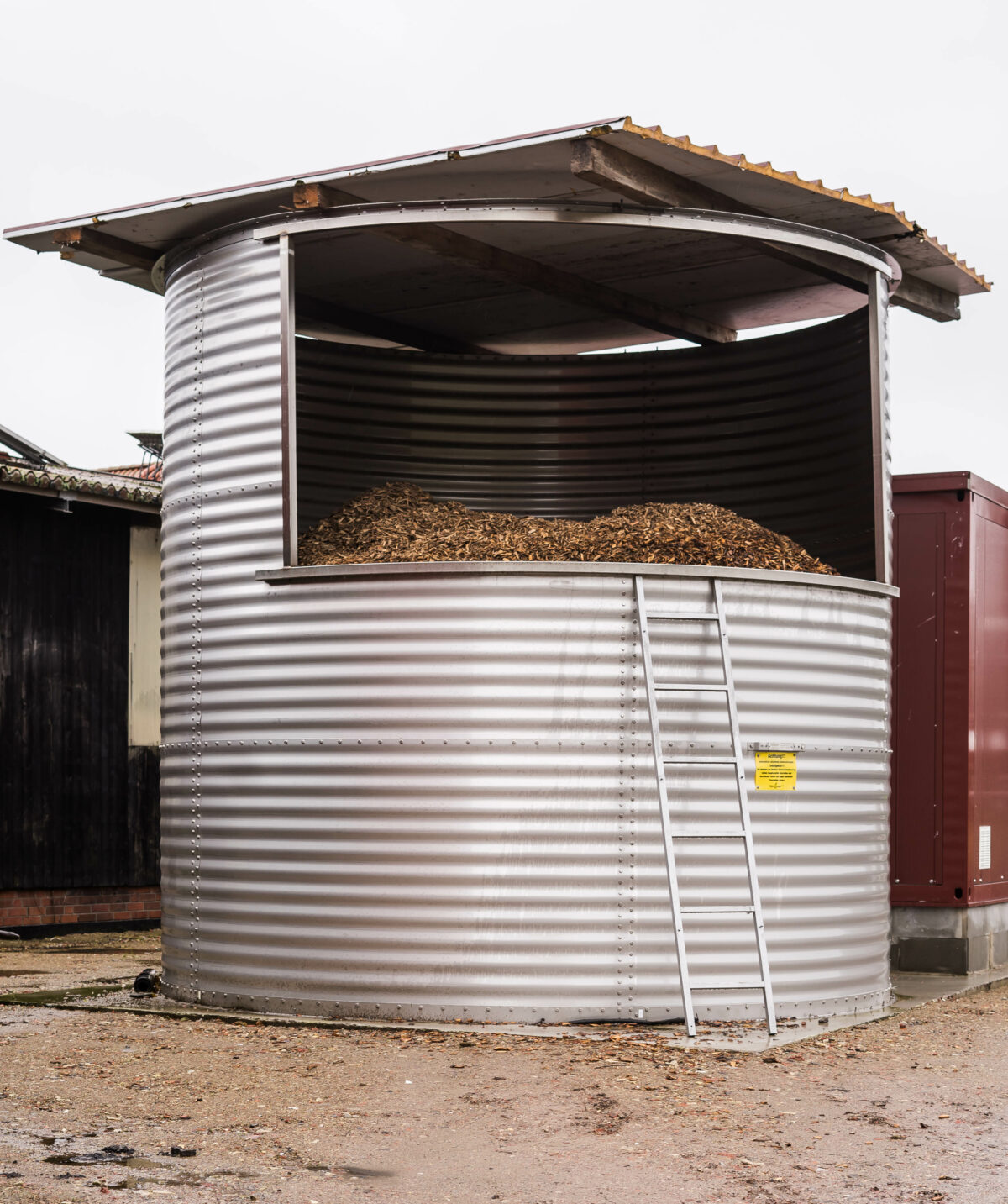 Wood chip bunkers and pellet silos for biomass heating | dp ...