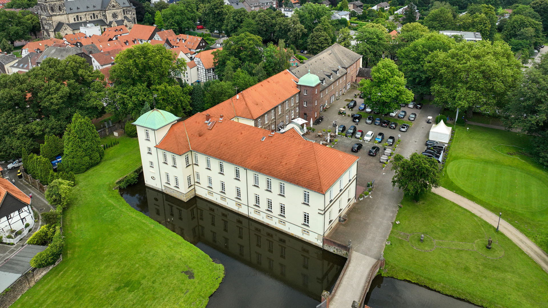 Energy efficiency in a monument: Sustainable heat for Westerholt Castle