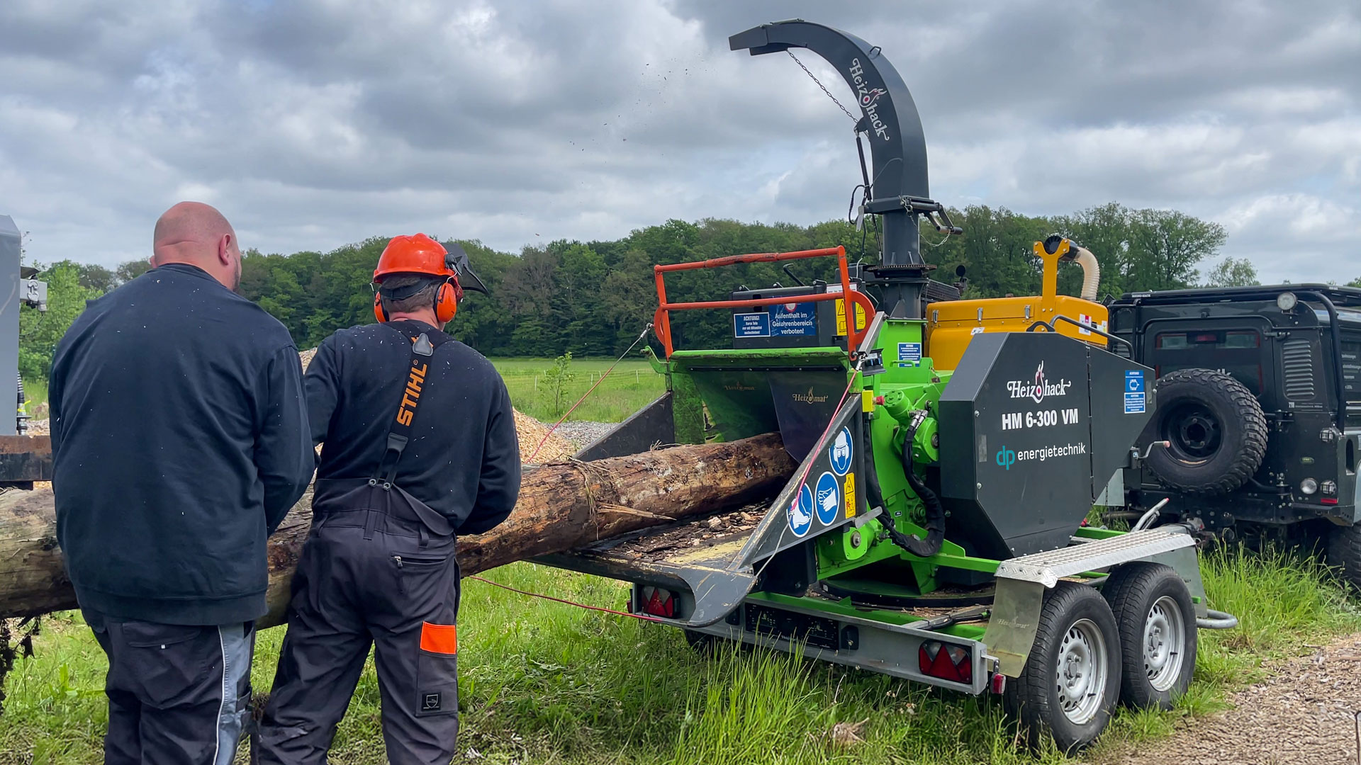 Heizohack HM 6-300 VM: Wood shredding without tractor and PTO